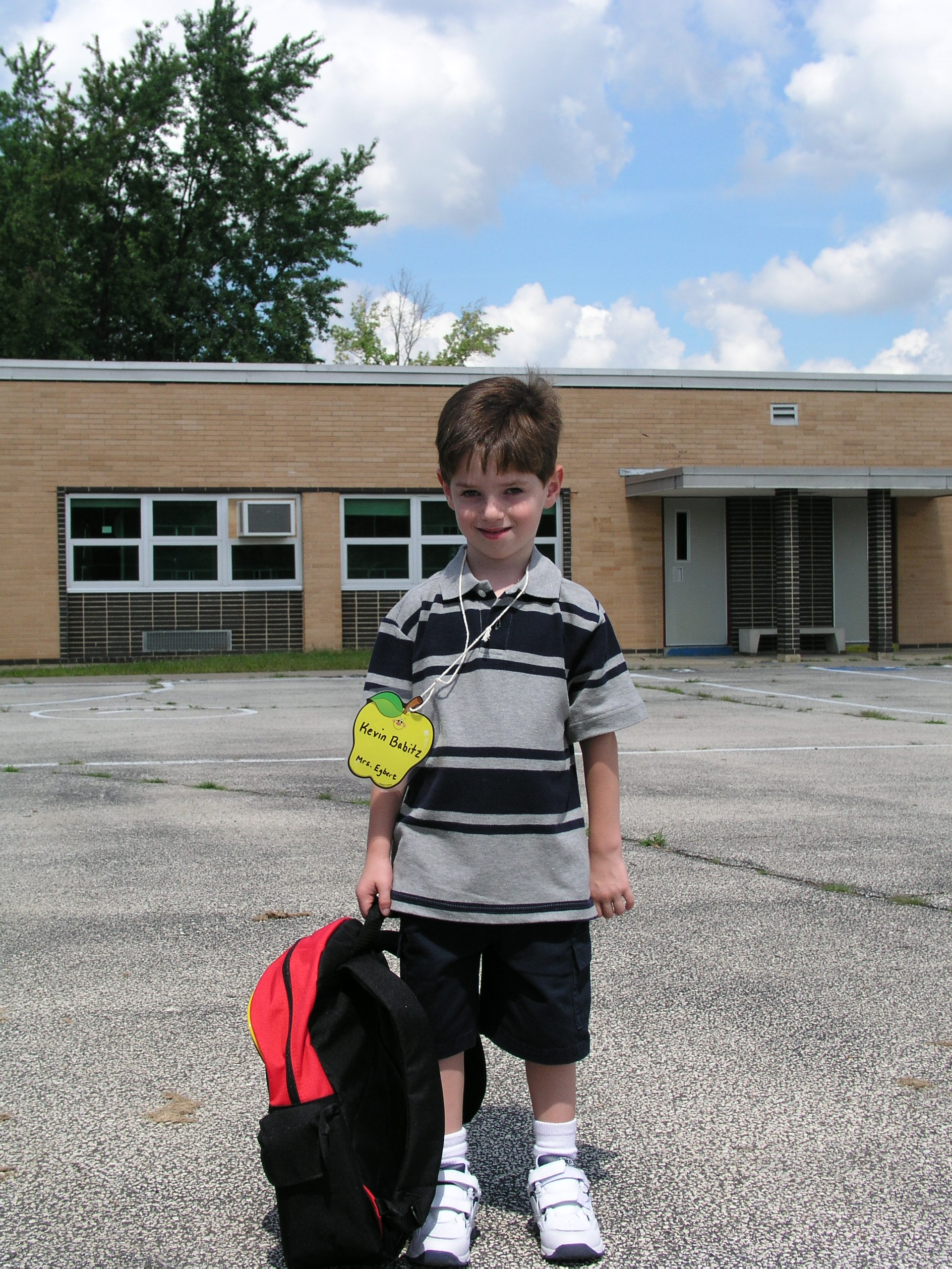 Peek-a-Boo Graduation Card | I Played With Paper Today!